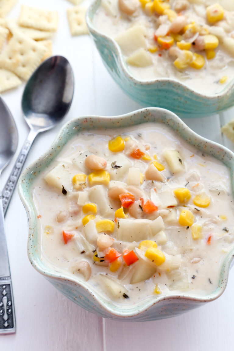 Slow Cooker Corn and White Bean Chowder