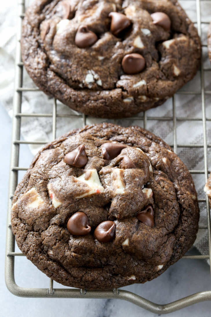 Chocolate Peppermint Bark Cookies